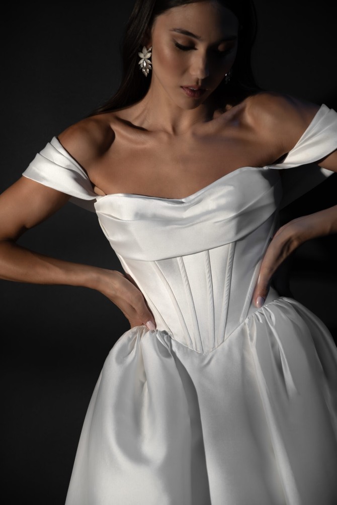 Martina Liana | Honest in Ivory - Delia | Honest in Ivory